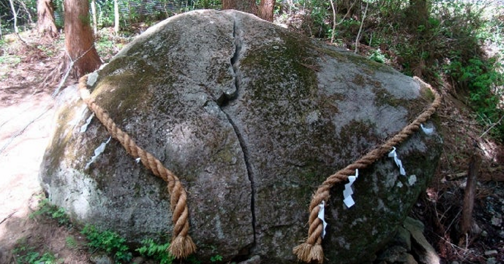 Sacred Site of Demon Slayer “Ryu no Warishi (Nagano)” A Colossal ...