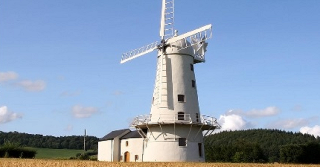 The Sacred Land of One Piece: The Slanghoe Windmill (England) – The ...